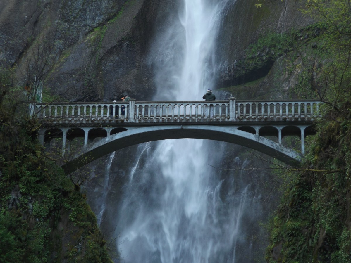 Multnomah Falls, Multnomah Falls Lodge, and historic Columbia River ...
