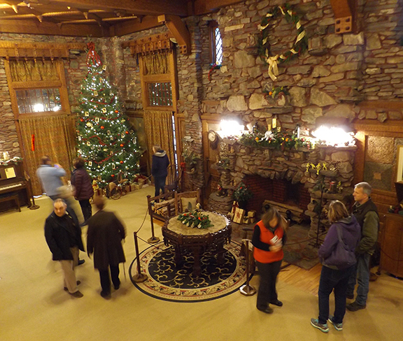 Christmas at the Gillette Castle | Tabby Cat's Pawprints